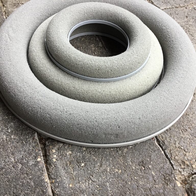 Oasis krans dia 15cm - Med solid plastik underlag - Dekolagersalg