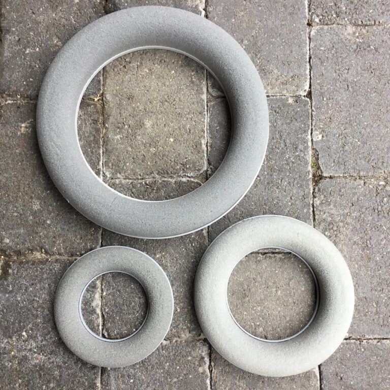 Oasis krans dia 15cm - Med solid plastik underlag - Dekolagersalg